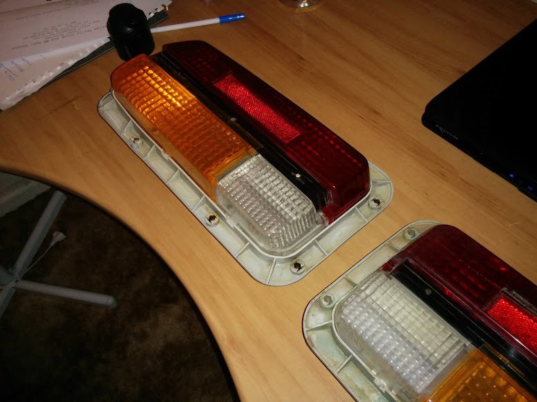 Tail Light Restoration Tutorial. - General Maintenance - Auszcar
