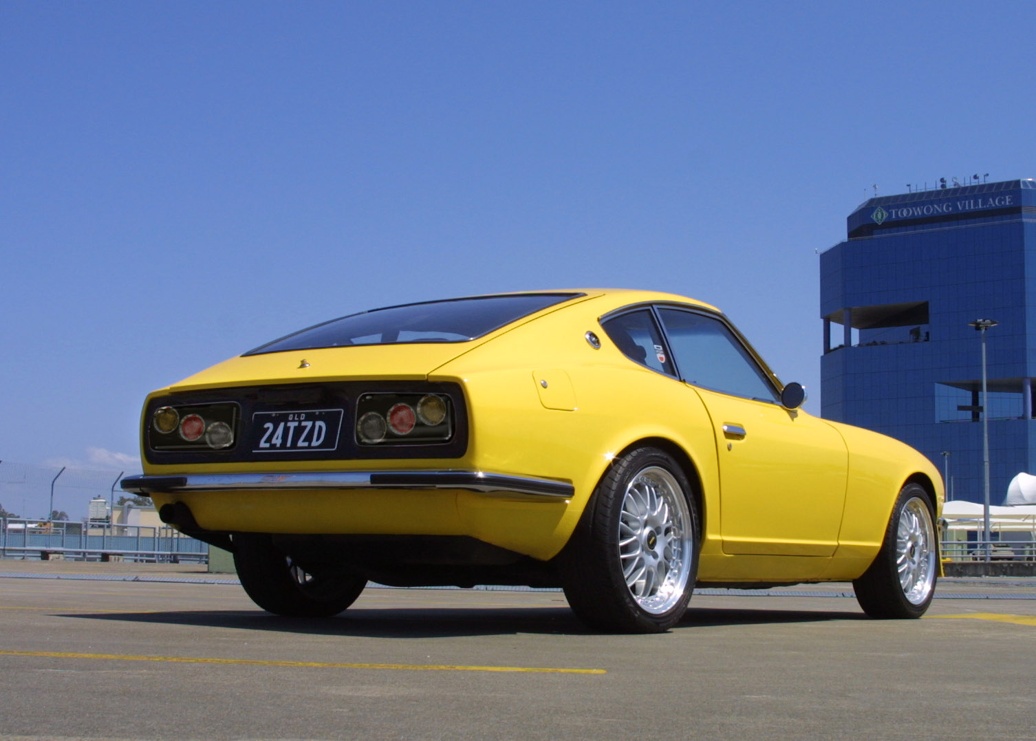 Custom Tail Lights Design - Body work - Auszcar