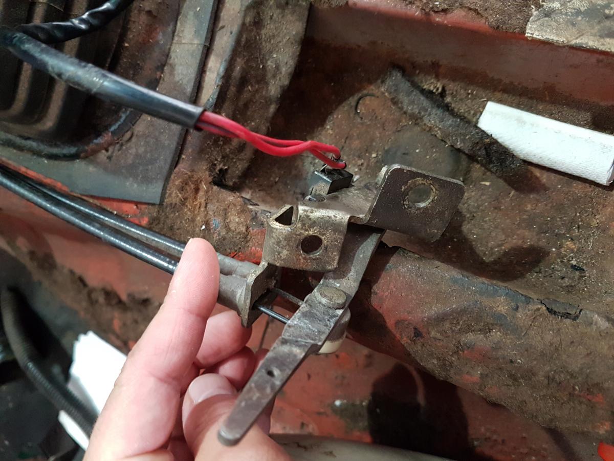 Is This Choke Lever From A 260Z? - Fuel Systems - Auszcar