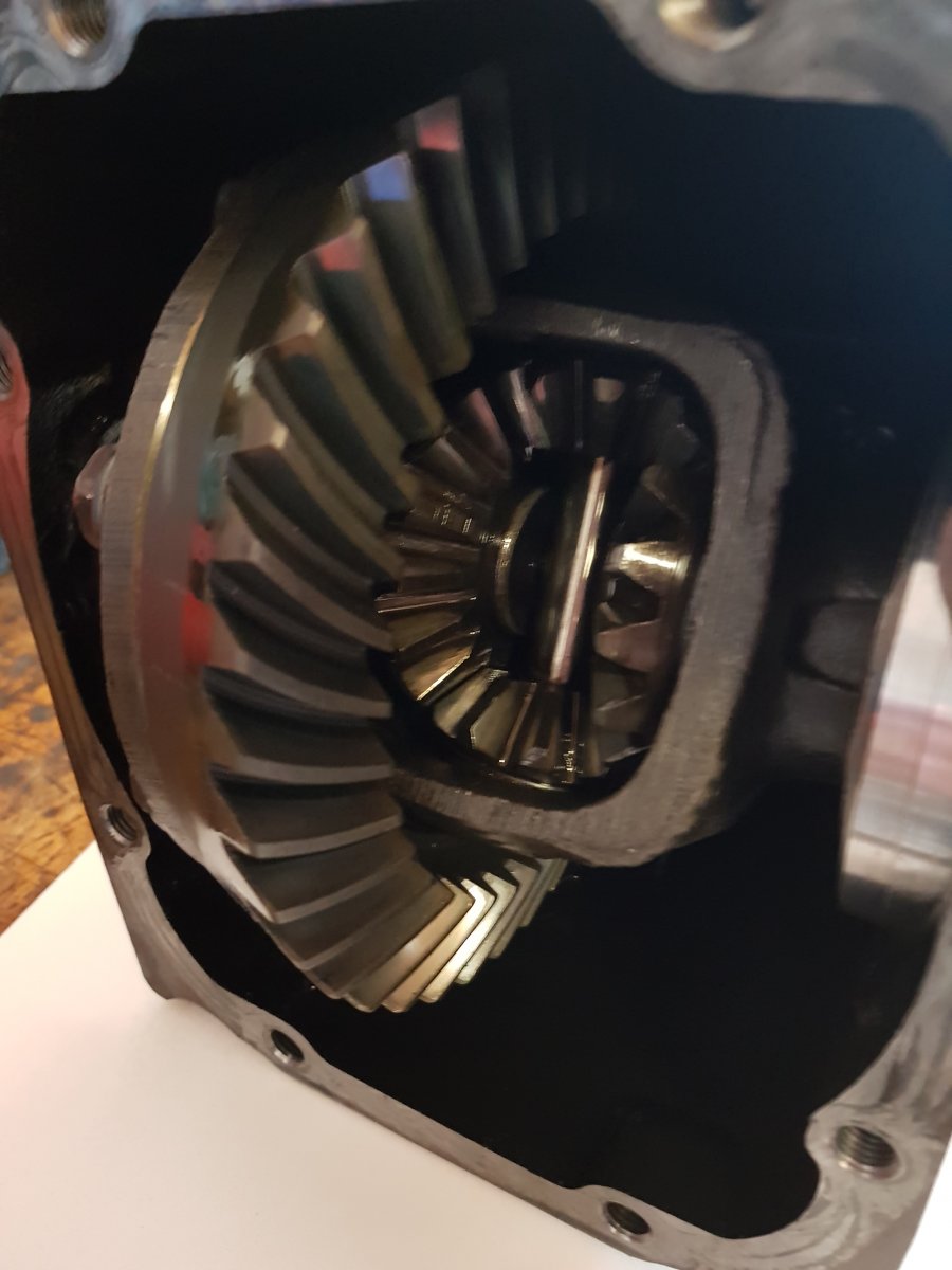 R180 Diff, $300, open centre, suit 240z bolt in outputshafts, 4.44 ...