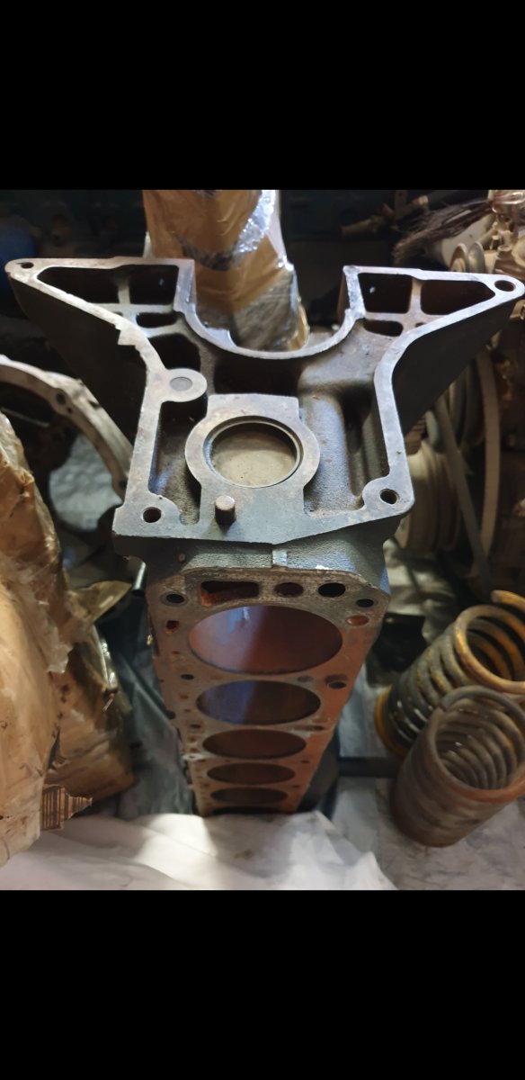 4 x L28 engines 1 x L28 block - Parts and Tools for Sale - Auszcar