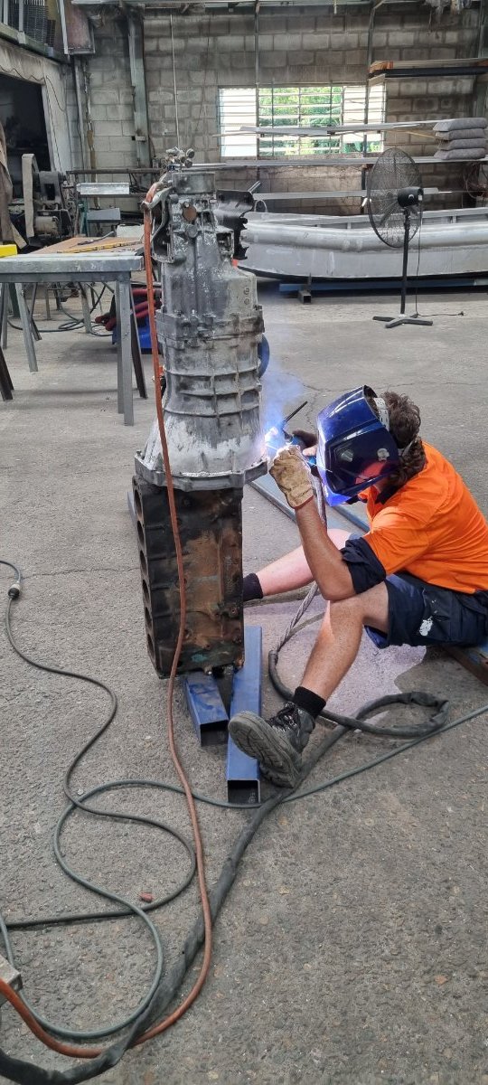 vg30 box behind al28 - Gearbox - Auszcar